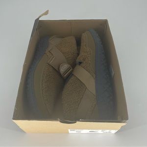 Chaco | Shoes | Chacos Nwt Ramble Fluff Slip On Shoes Natural Brown ...